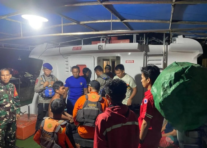 Perahu Dihantam Ombak Besar di Buton Tengah, Ayah dan Anak Ditemukan ...